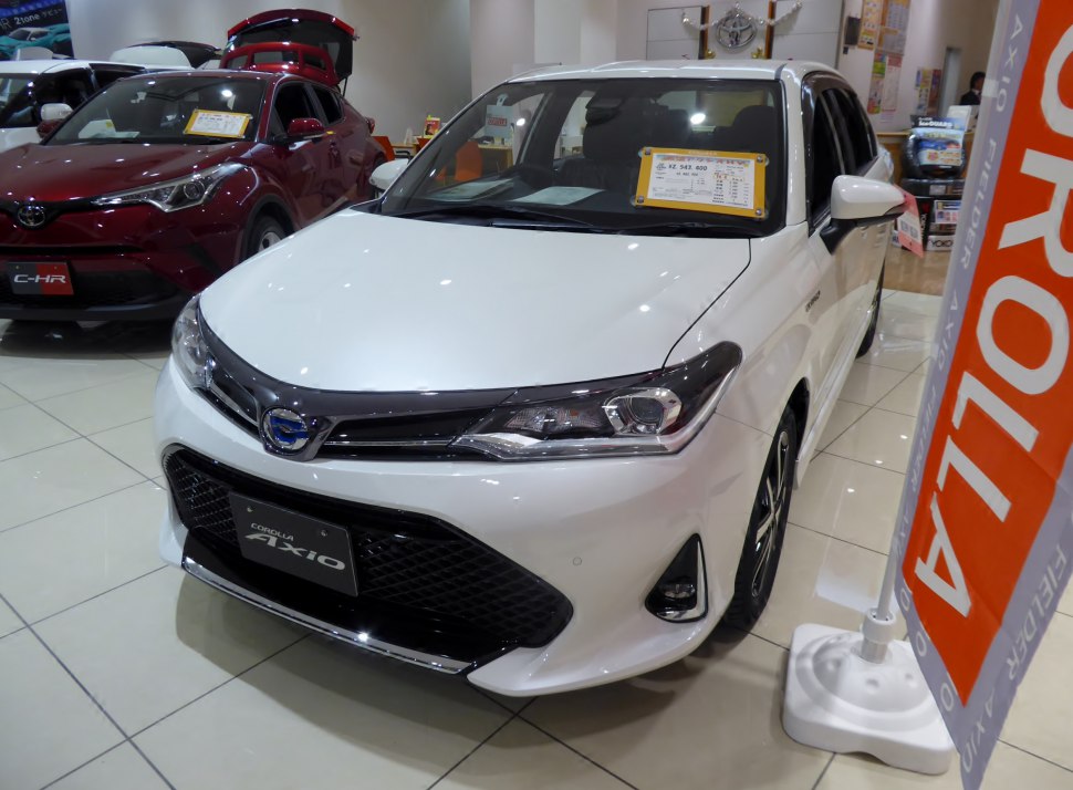Toyota Corolla Axio XI (facelift 2017) 1.5 (109 Hp) CVT-i
